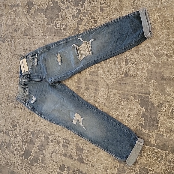 Arizona Jean Company | Jeans | Nwt Size Distressed Ripped Mom Jeans ...